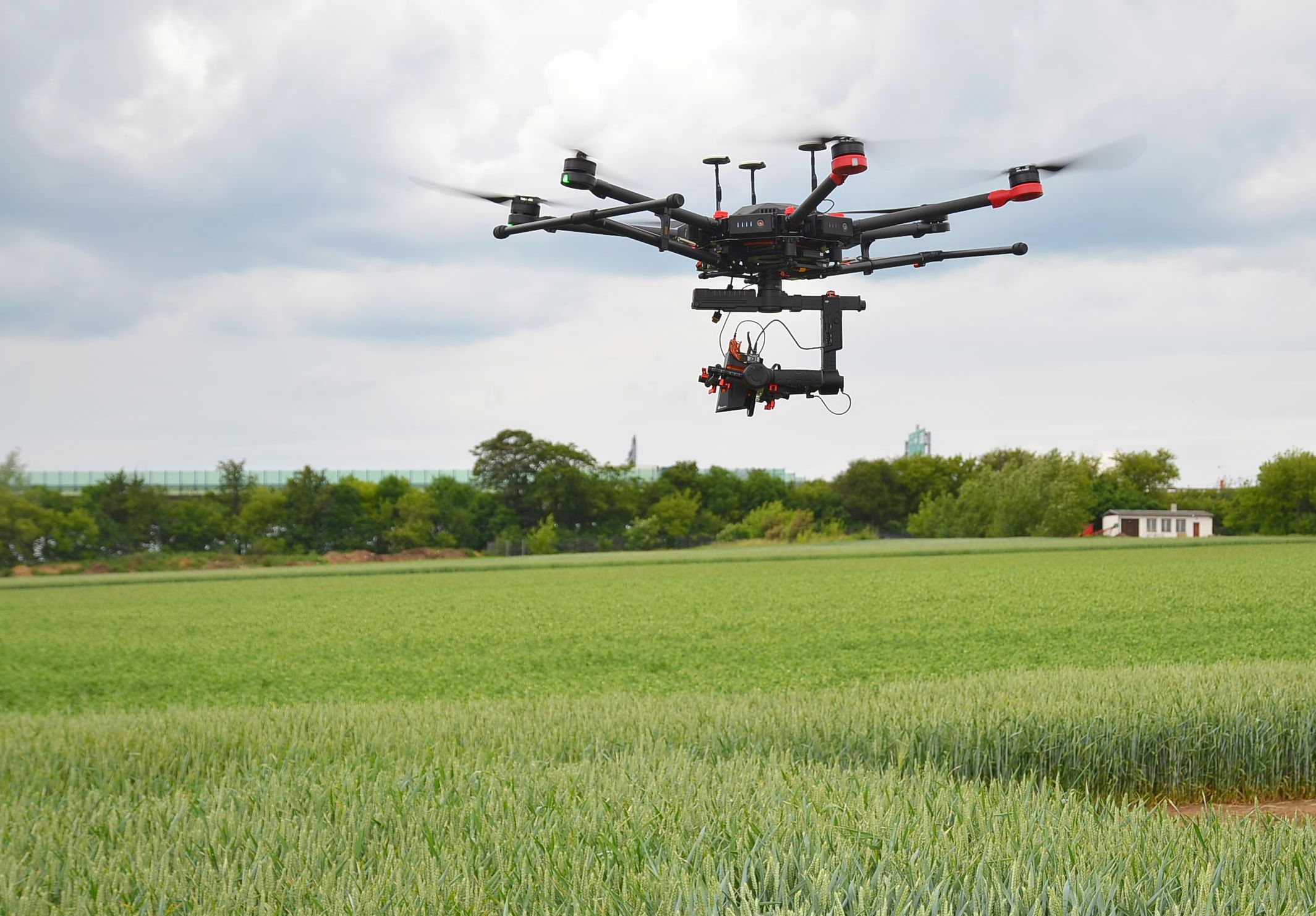 DJI M600 Pro | PRO-DRONY.cz